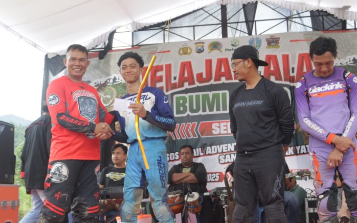 Dandim Ponorogo Ikuti Jelajah Alam Bumi Reog Seri II Baksos Trail ...