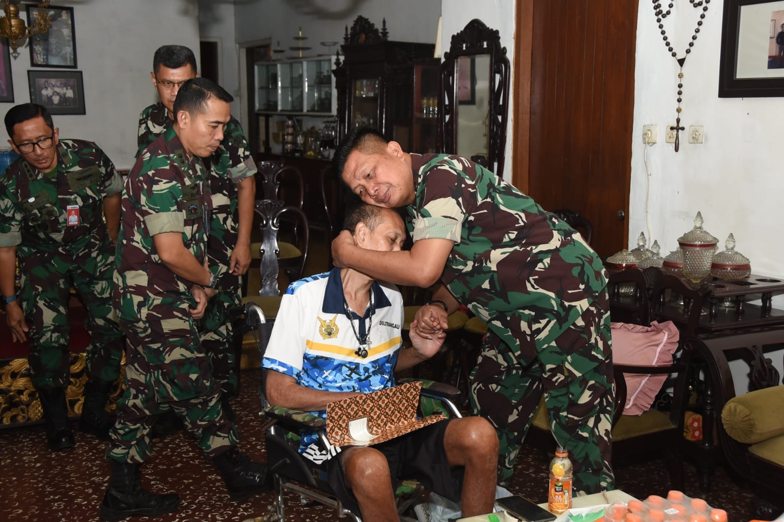 Dankoharmatau Kunjungi Kediaman Marsda TNI (Purn) Sudjarwo dan Kolonel ...