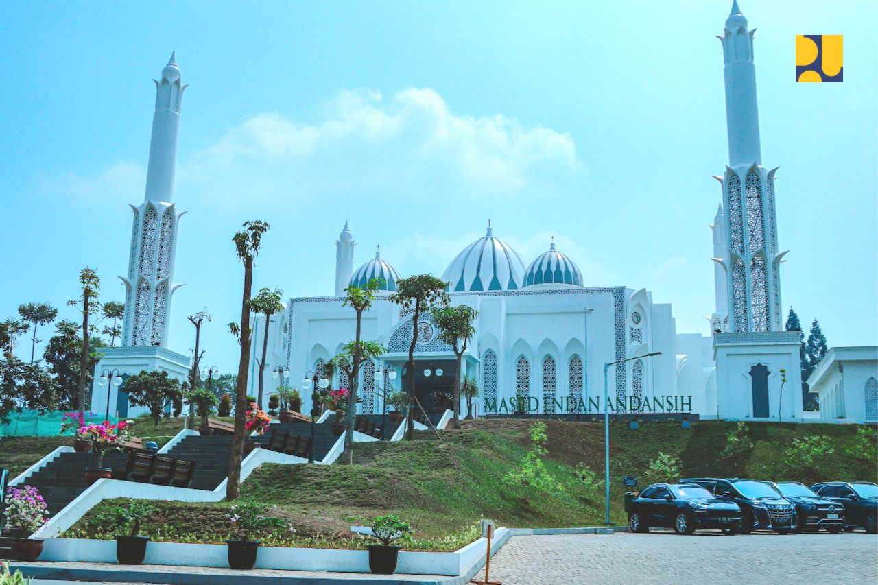 Menteri Basuki Kunjungi Kawasan Wisata Religi Endan Andansih di ...