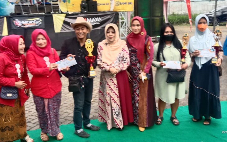 Hj Anis Zaidah dan Istri Wabup Malang Hadiri Lomba Tumpeng di ...