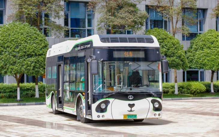 Puan Tinjau Produksi Mobil Hidrogen Dongfang Electric | Klikwarta.com