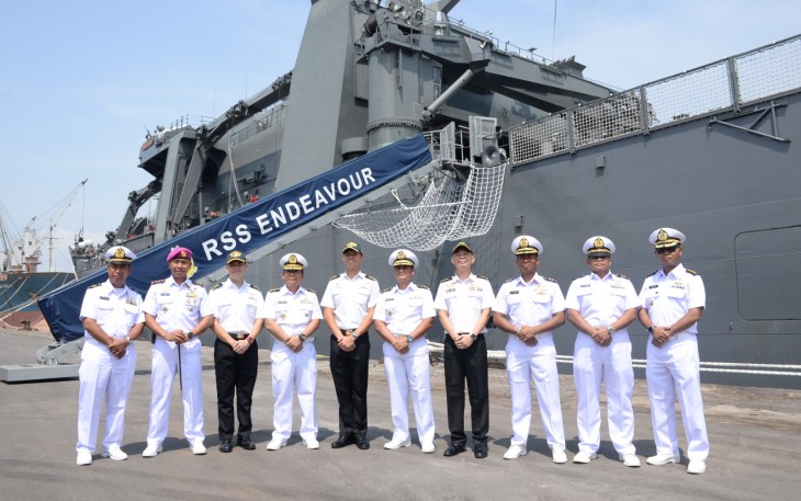 Lantamal V Sambut Kedatangan Kapal Perang Republic of Singapore Navy ...
