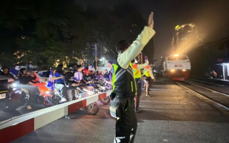Antisipasi Pawai Kemenangan PERSIB, KAI Daop 2 Bandung Imbau Pelanggan ...